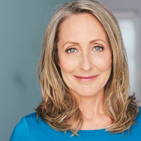 A Short Simple Guide To Eating Mindfully | Stephanie Nash