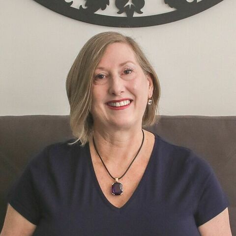 16-Minute Mindfulness Of Body Movement Guided Meditation | Lynne Morrison