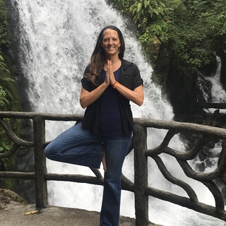 10 Minute Practice | Chakra Colour Visualisation | Dr Angie Holzer